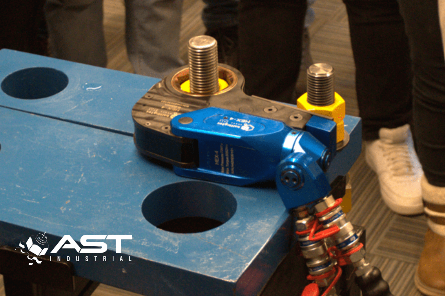 Top 5 de marcas de herramientas de torque y tensionado | AST Industrial